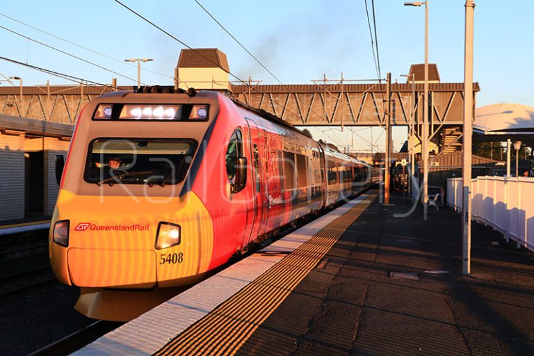 Queensland Rail Diesel Tilt Train Photos - RailGallery Stock Library