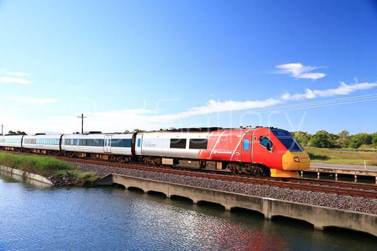 Queensland Rail Diesel Tilt Train Photos - RailGallery Stock Library