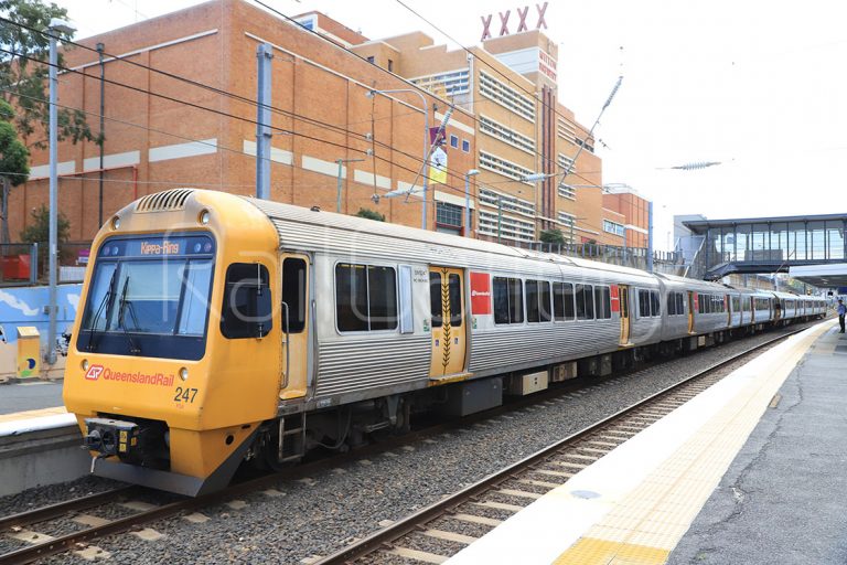 Queensland Rail SMU 220 Photos - RailGallery Stock Library