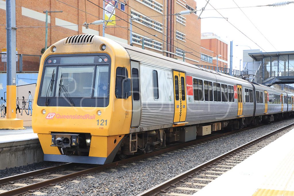 Queensland Rail IMU 100 Photos - RailGallery Stock Library